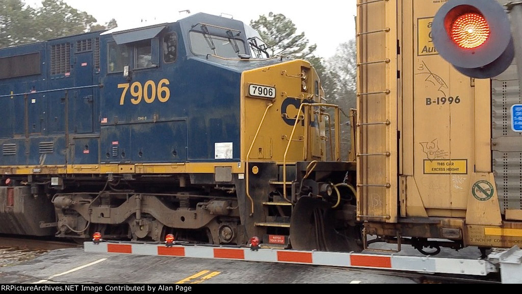 CSX 7906 crosses Union Street